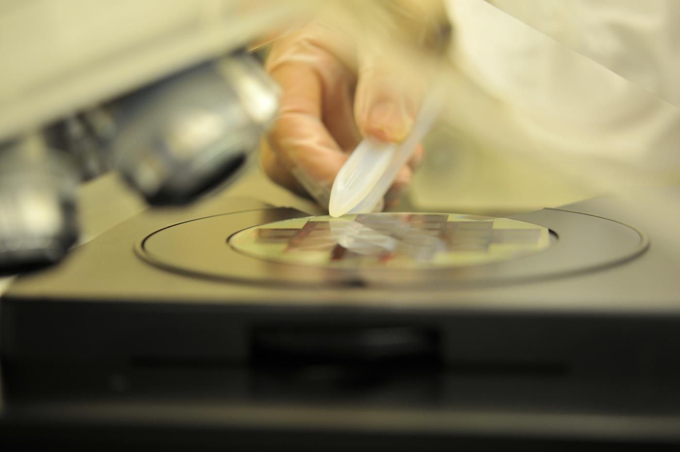 Micro and Nanofabrication Clean Room | IMB CNM