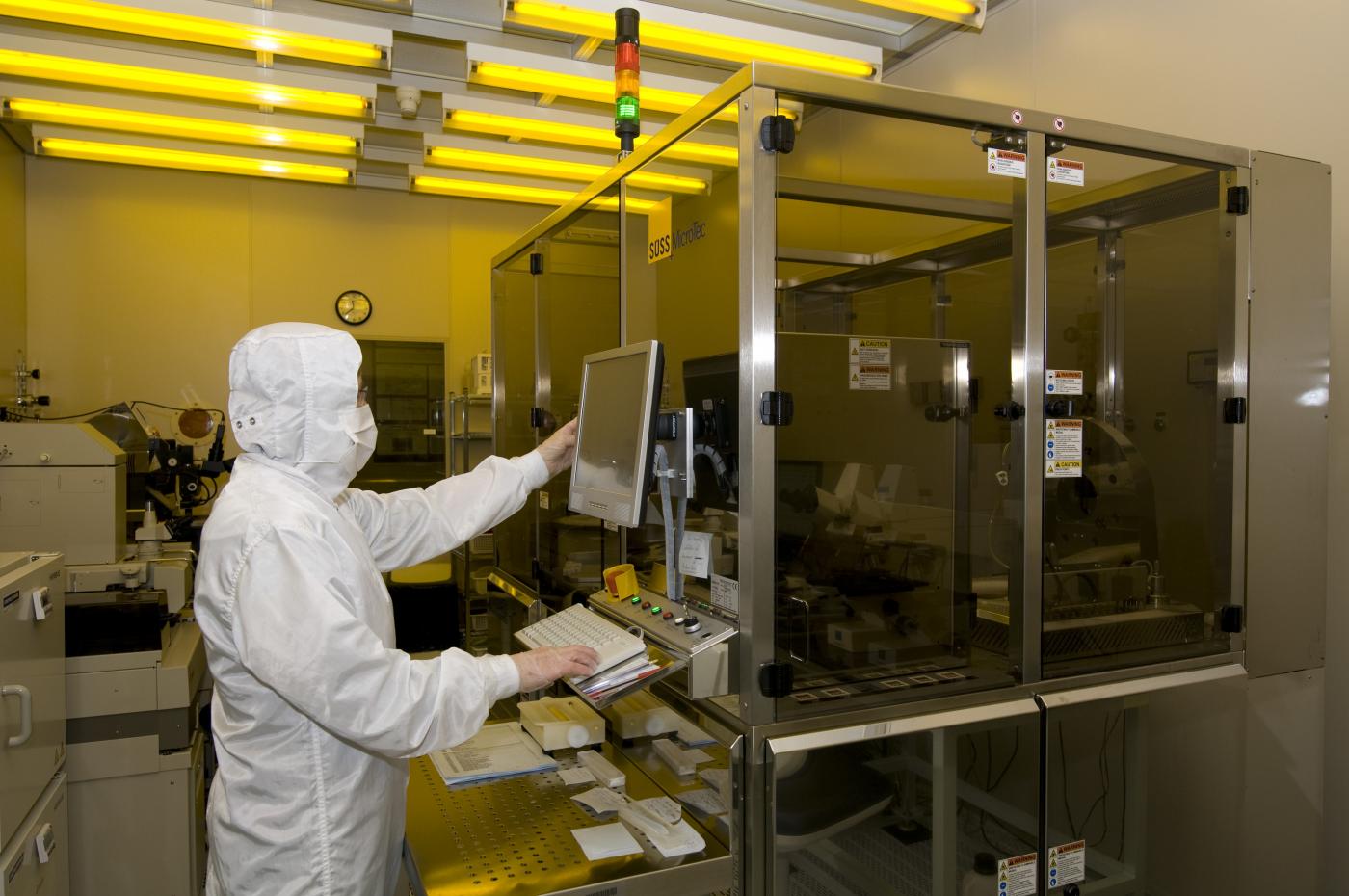 Micro and Nanofabrication Clean Room | IMB CNM